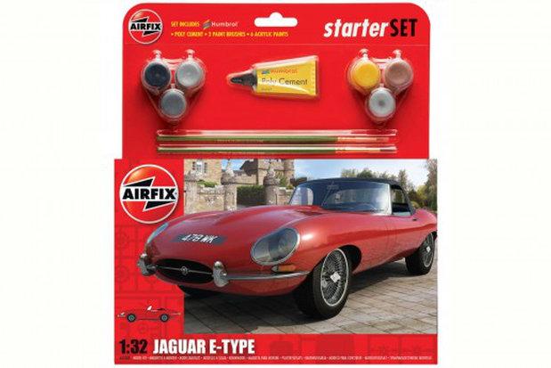 (AFX) 1/32 Medium Starter Set: Jaguar E-Type – Kapiti Hobbies